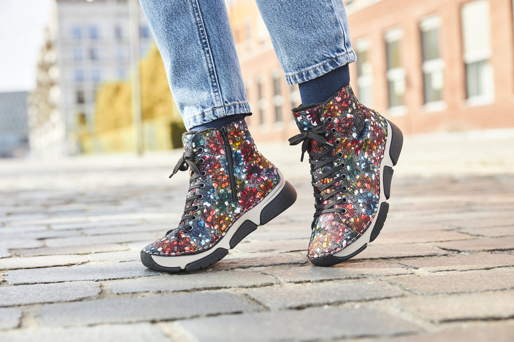 Velké boty – co s tím? Pomohou vložky do bot! | Rieker-eshop.cz